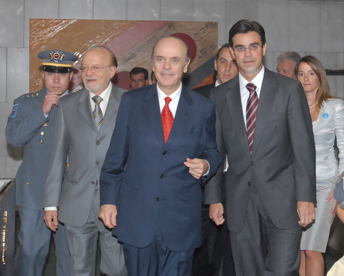 Governador José Serra chega à Assembléia para a cerimônia de posse