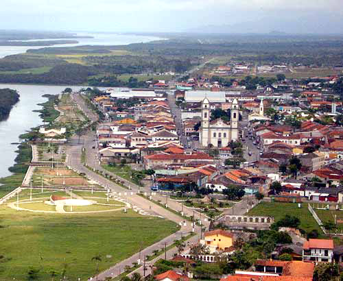 Natureza exuberante e história em Iguape