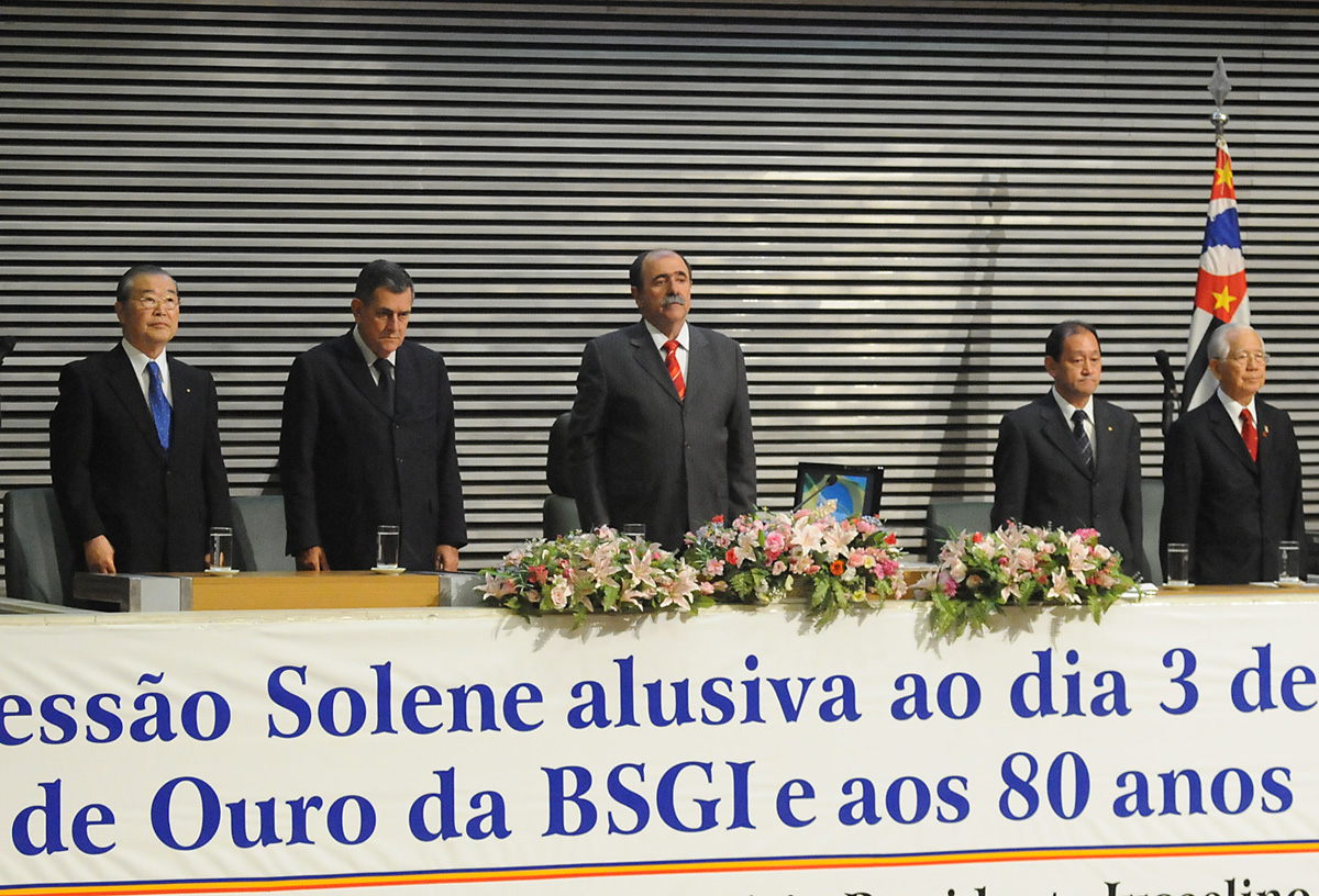 Sessão solene homenageia os 80 anos da Soka Gakkai e o jubileu de ouro ...